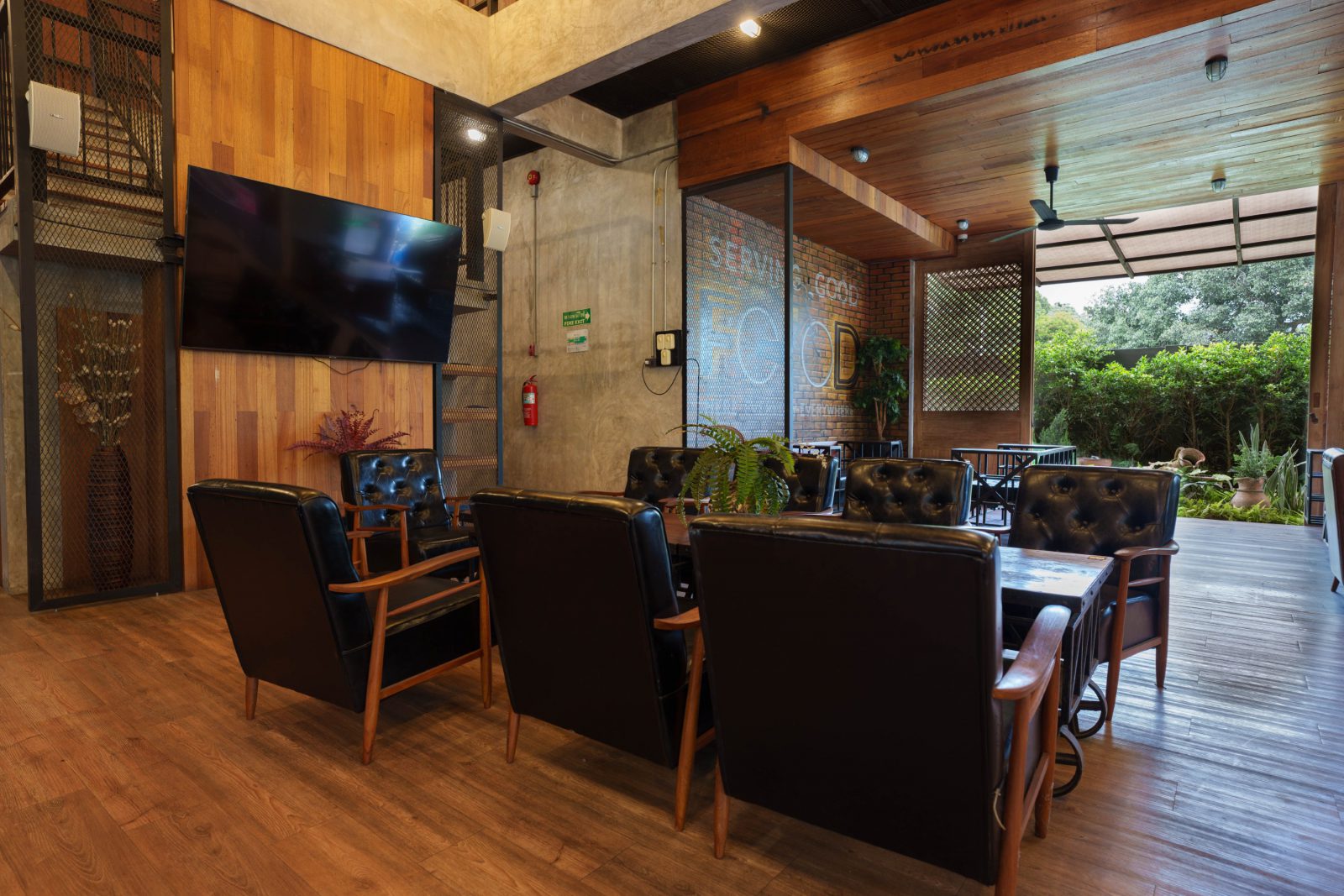 The Chic Lipe, the best luxury hostel on Koh Lipe. - The Chic Lipe